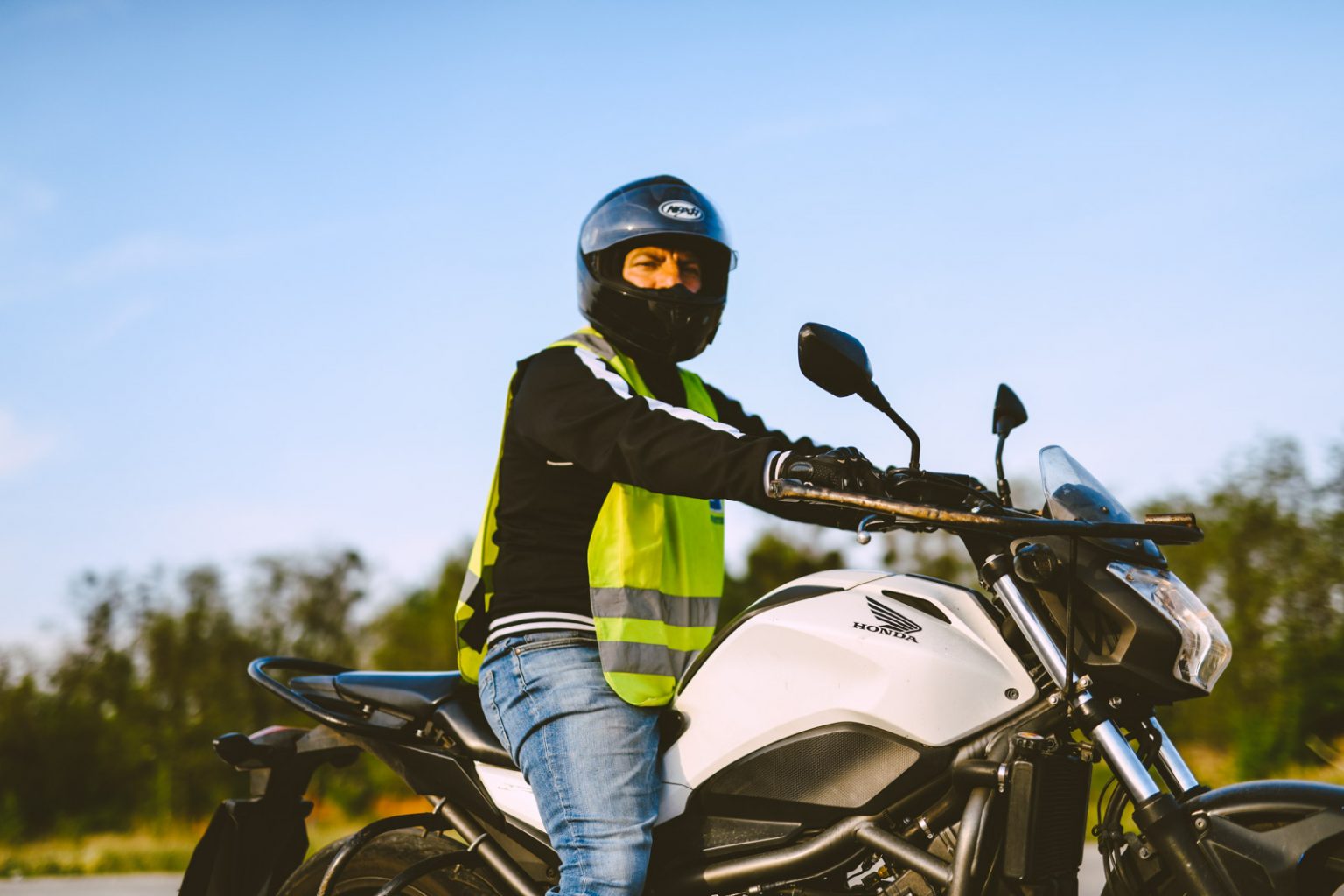 Prawo jazdy kat. C i C+E – czym można jeździć? Różnice i uprawnienia